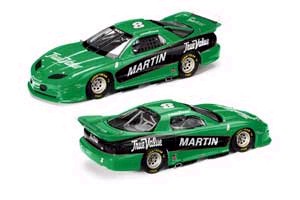 ..2003 Mark Martin 1/24th IROC "Green" c/w car